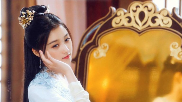 Guan Xiaotong’s net worth in 2023: Rising star’s earnings | Business ...