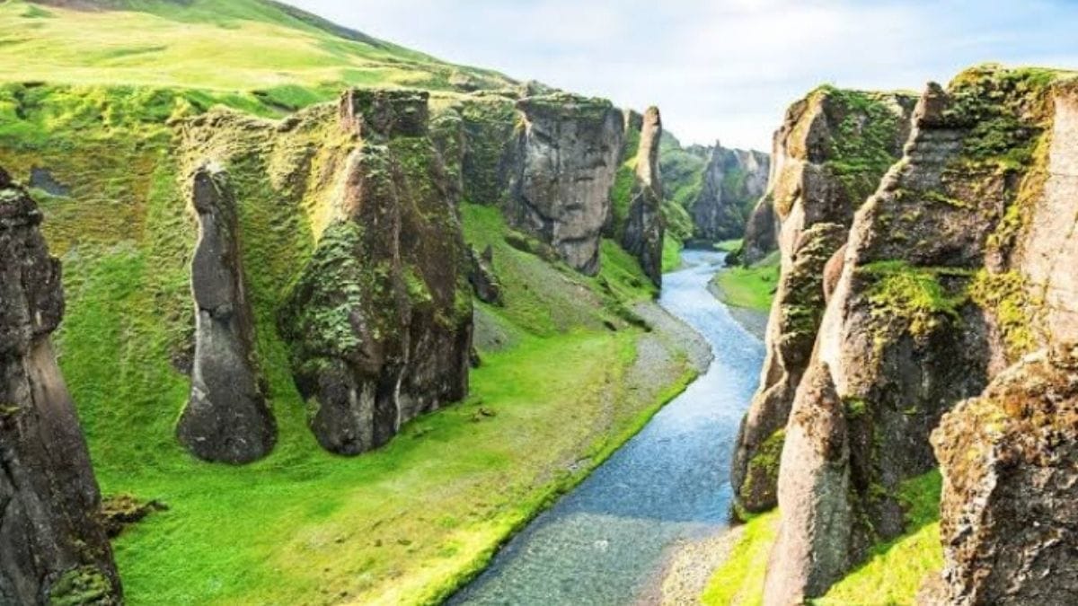 Top 5 best countries in the world to travel alone | Business Upturn