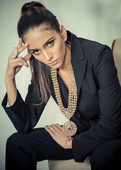 Indo-Canadian Actress Shreya Patel making her fans crazy on Internet ...